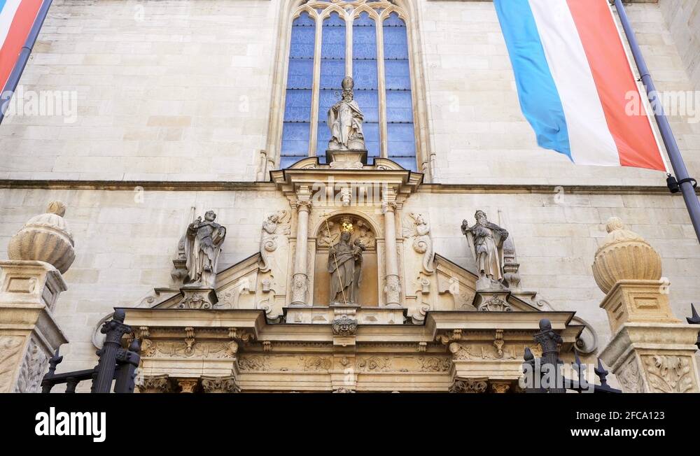 Notre dame door Stock Videos & Footage - HD and 4K Video Clips - Alamy