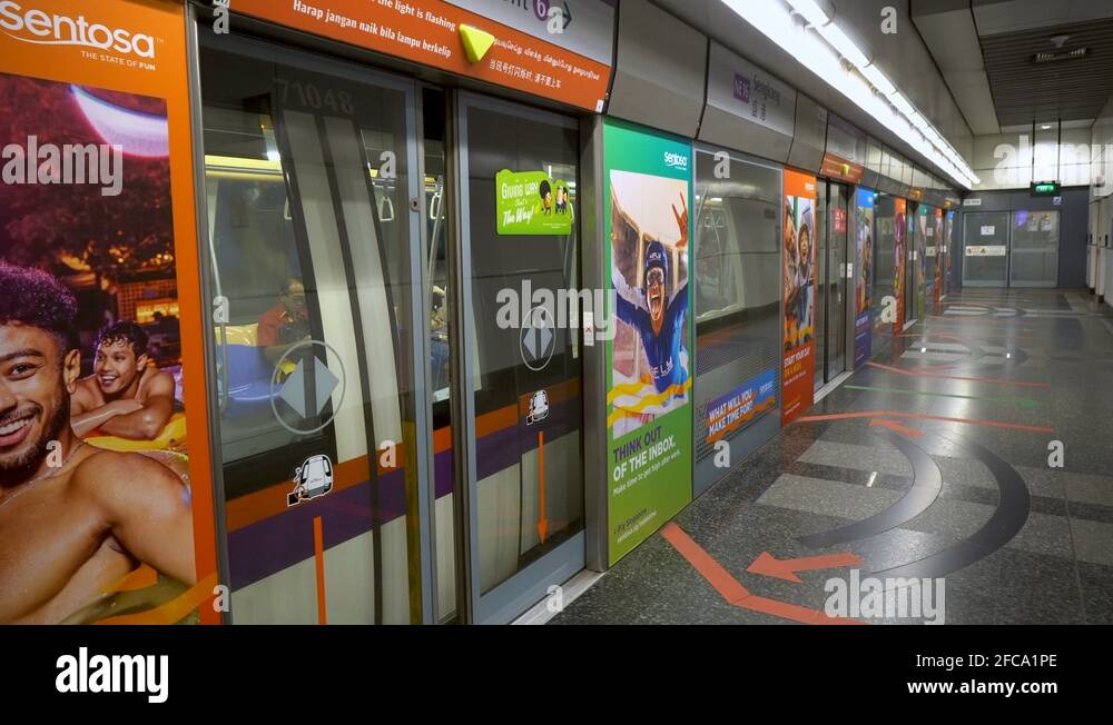 Platform edge doors Stock Videos & Footage - HD and 4K Video Clips - Alamy
