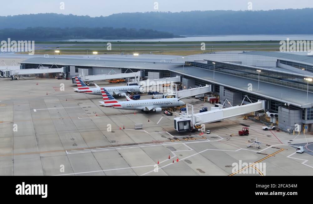 Airport terminal aerial Stock Videos & Footage - HD and 4K Video Clips ...
