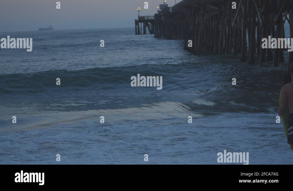 Pacific waves Stock Videos & Footage - HD and 4K Video Clips - Alamy