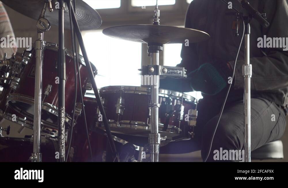 Band building Stock Videos & Footage - HD and 4K Video Clips - Alamy