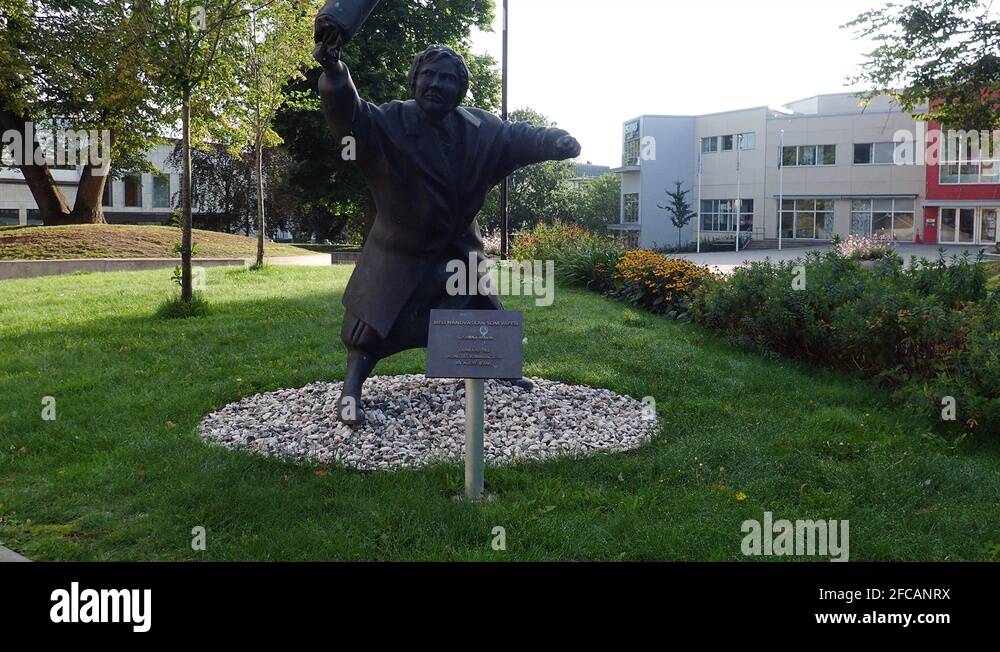 Calm statue Stock Videos & Footage - HD and 4K Video Clips - Alamy