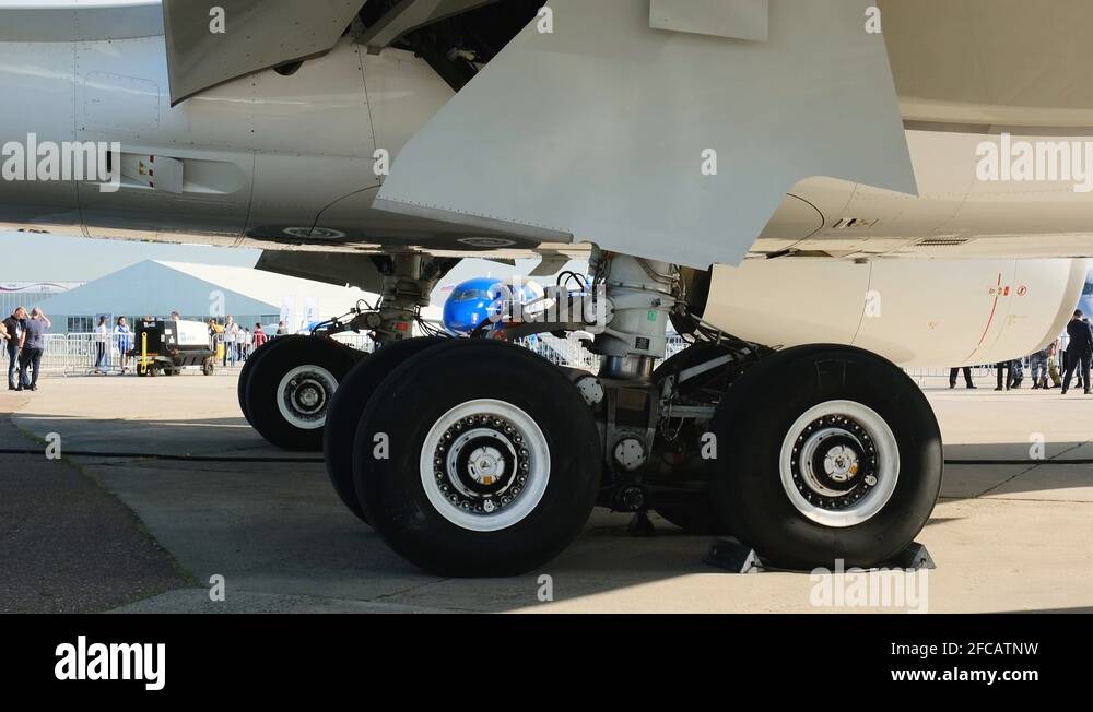 Main landing gear of the new commercial widebody jet Airbus A350 XWB ...