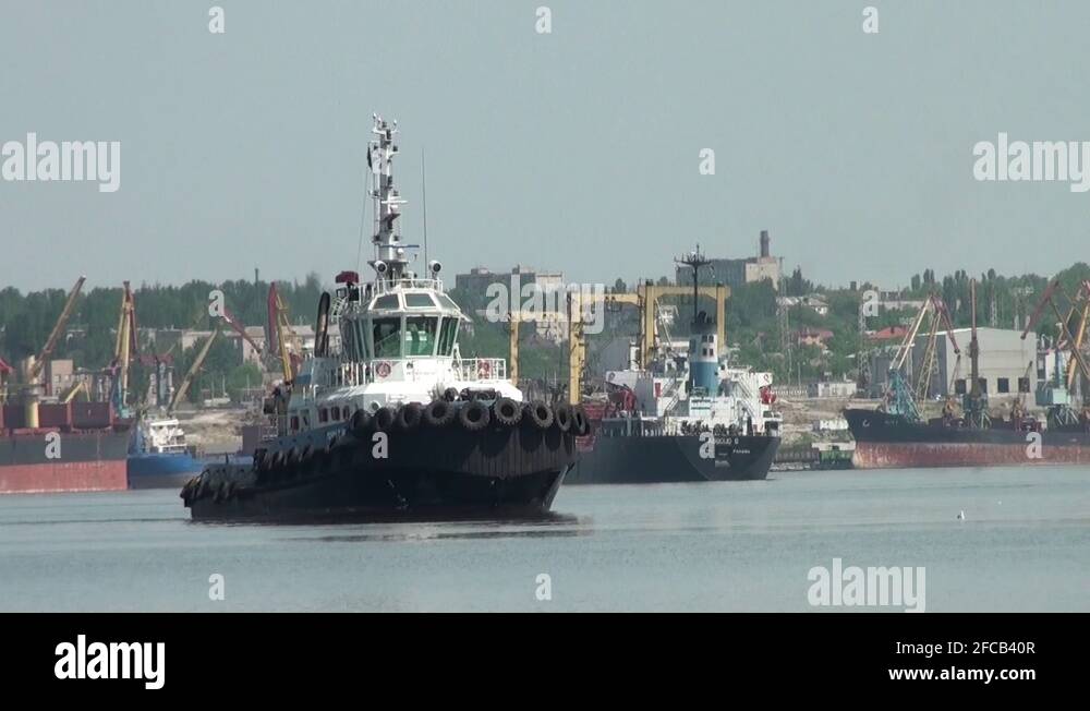 Floating dockyard Stock Videos & Footage - HD and 4K Video Clips - Alamy