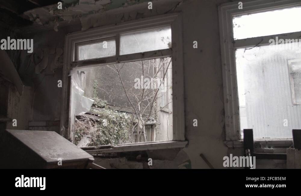 Wind through windows Stock Videos & Footage - HD and 4K Video Clips - Alamy