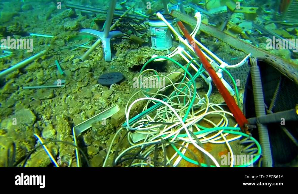 Underwater hazard Stock Videos & Footage - HD and 4K Video Clips - Alamy