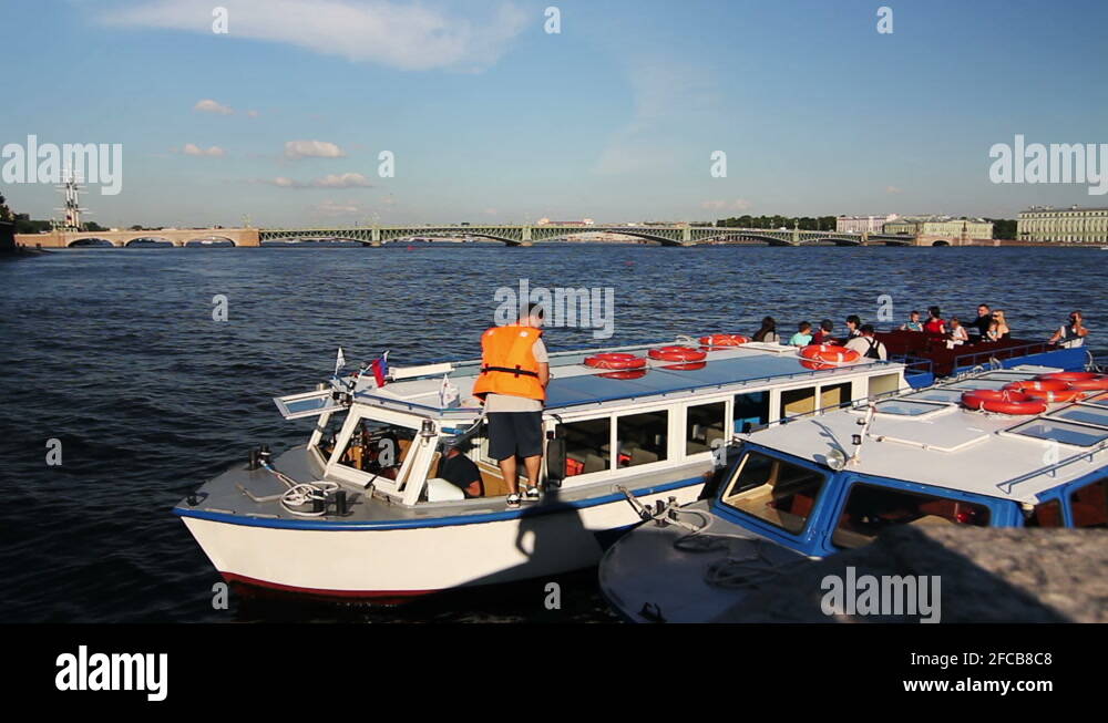 Crew tour Stock Videos & Footage - HD and 4K Video Clips - Alamy