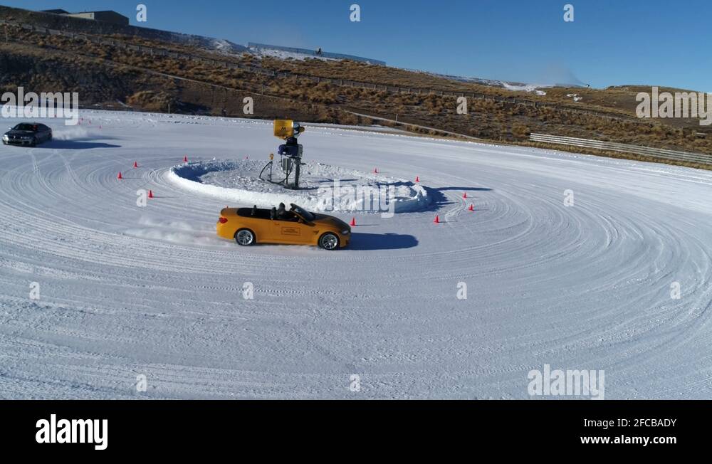Car rounding Stock Videos & Footage - HD and 4K Video Clips - Alamy