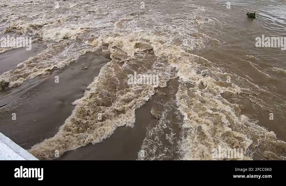 Water shutter Stock Videos & Footage - HD and 4K Video Clips - Alamy