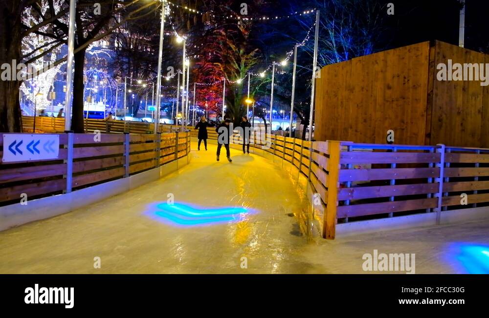 Rathauspark vienna Stock Videos & Footage - HD and 4K Video Clips - Alamy