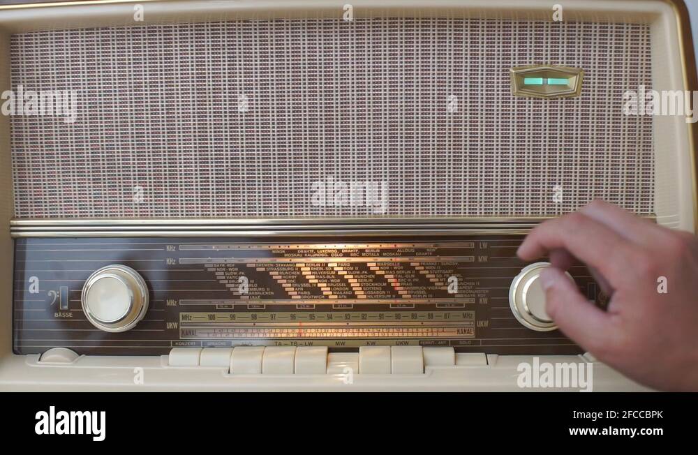 Transistor radio 80s Stock Videos & Footage - HD and 4K Video Clips - Alamy