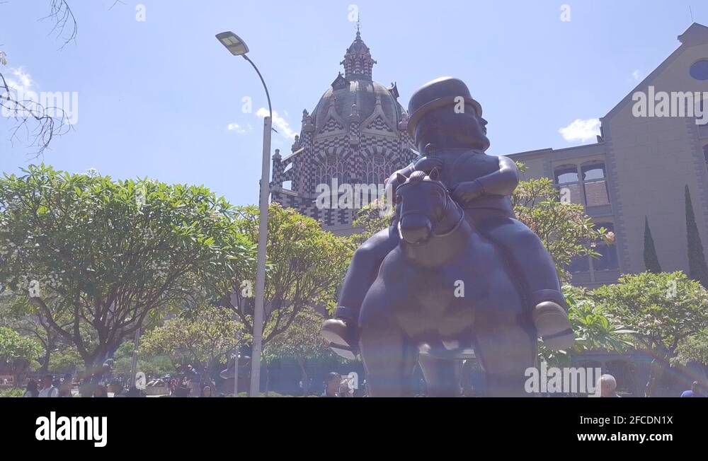 Plaza botero botero Stock Videos & Footage - HD and 4K Video Clips - Alamy