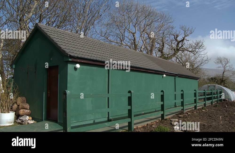 Lumber shack Stock Videos & Footage - HD and 4K Video Clips - Alamy