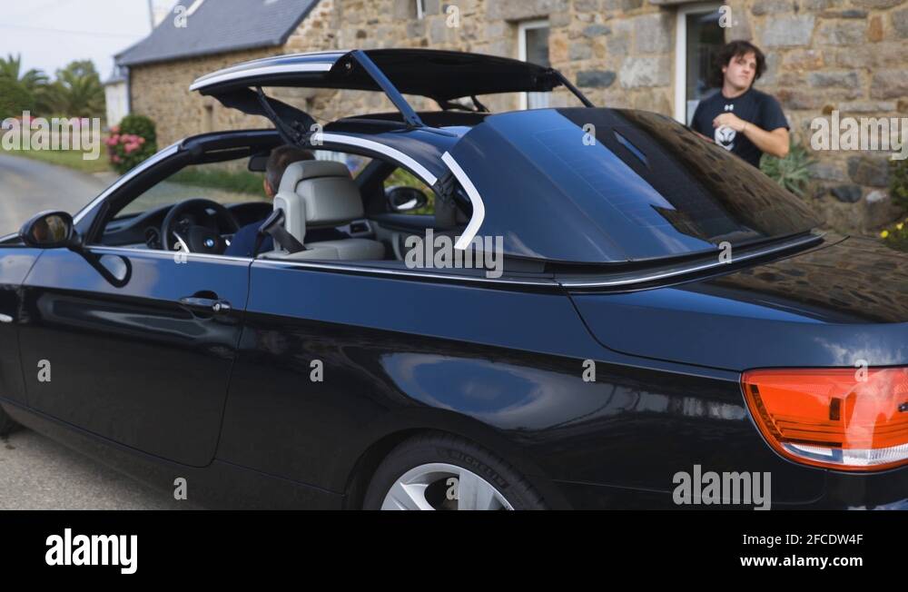 Opening roof Stock Videos & Footage - HD and 4K Video Clips - Alamy