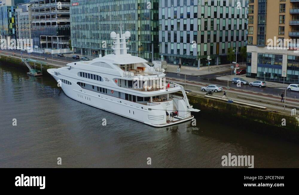 Silicon docks Stock Videos & Footage - HD and 4K Video Clips - Alamy