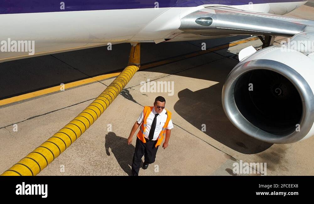 Aircraft exterior Stock Videos & Footage - HD and 4K Video Clips - Alamy