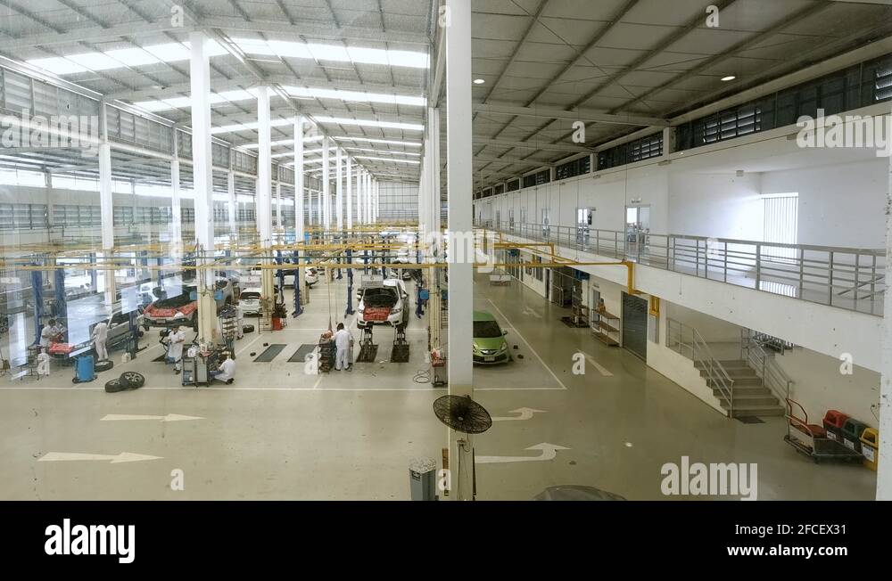 Motor repair center Stock Videos & Footage - HD and 4K Video Clips - Alamy