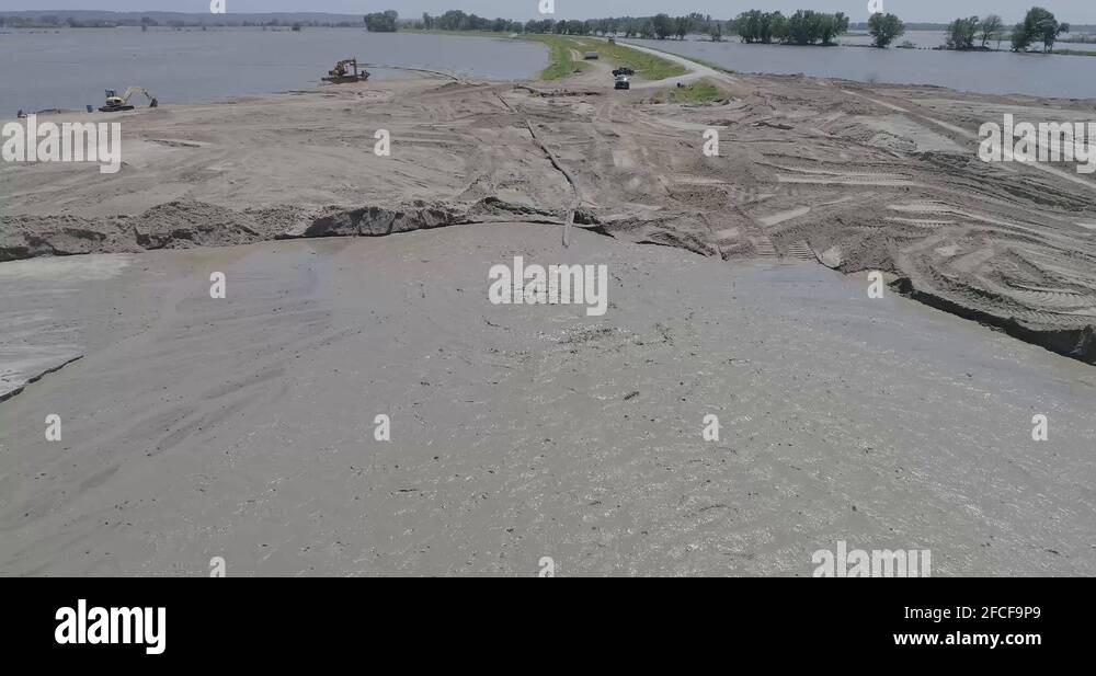 Pumping sand Stock Videos & Footage - HD and 4K Video Clips - Alamy