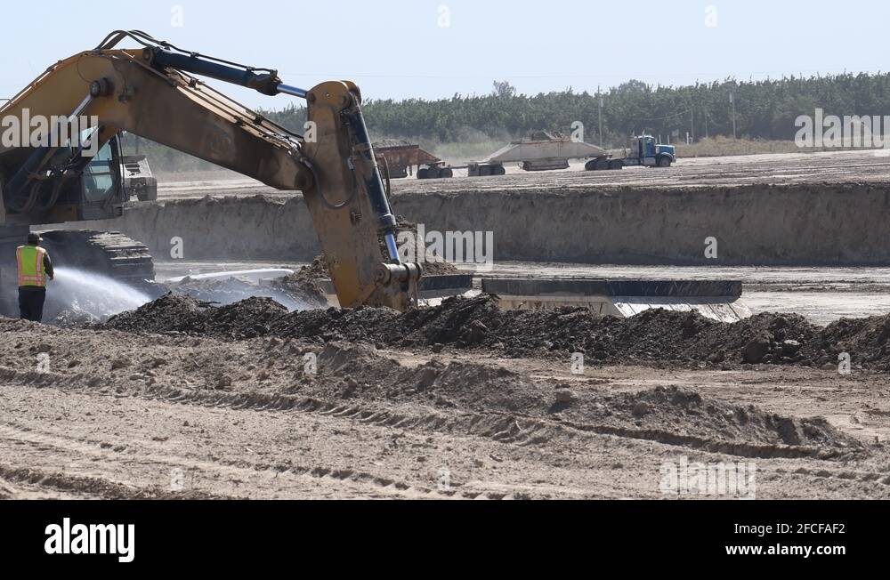 Digger excavator Stock Videos & Footage - HD and 4K Video Clips - Alamy