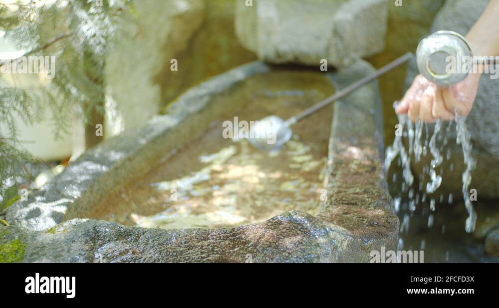Japanese temple sink Stock Videos & Footage - HD and 4K Video Clips - Alamy
