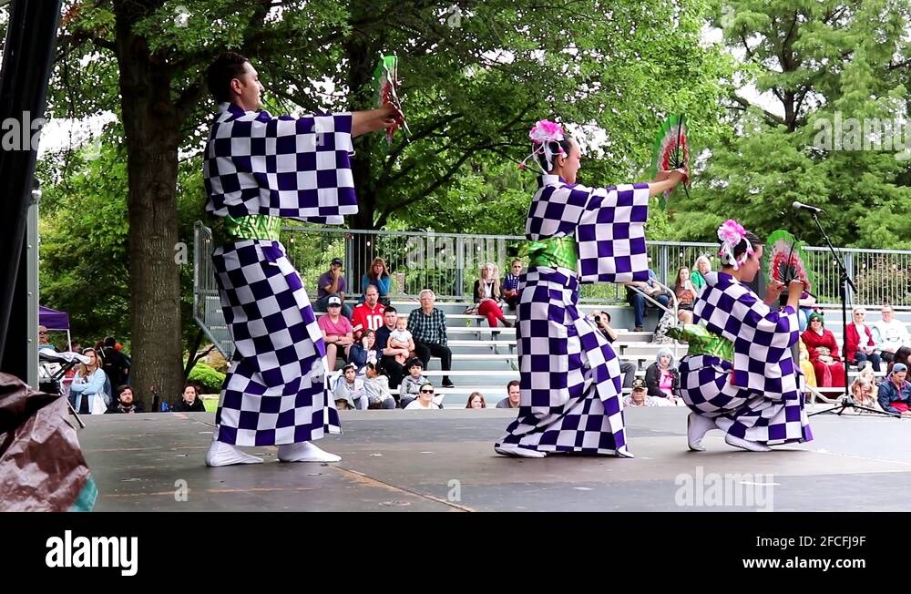 Japanese dance Stock Videos & Footage - HD and 4K Video Clips - Alamy