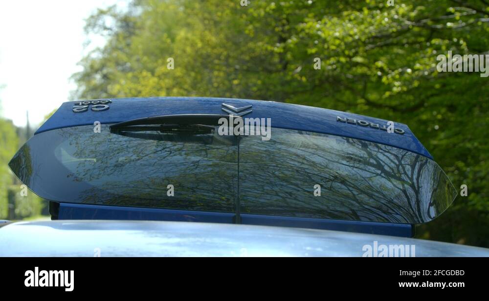 Car boot open Stock Videos & Footage - HD and 4K Video Clips - Alamy