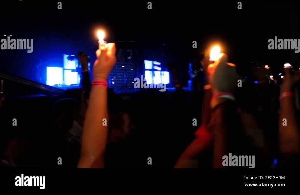 Wild crowd concert Stock Videos & Footage - HD and 4K Video Clips - Alamy