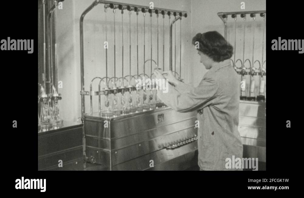 Chemistry woman Stock Videos & Footage - HD and 4K Video Clips - Alamy