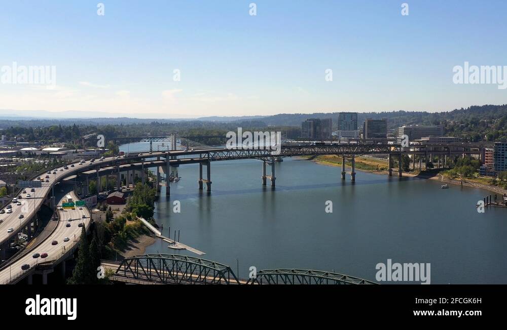 Oregon traffic Stock Videos & Footage - HD and 4K Video Clips - Alamy
