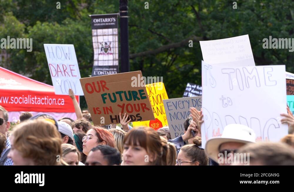 Crowd posters Stock Videos & Footage - HD and 4K Video Clips - Alamy