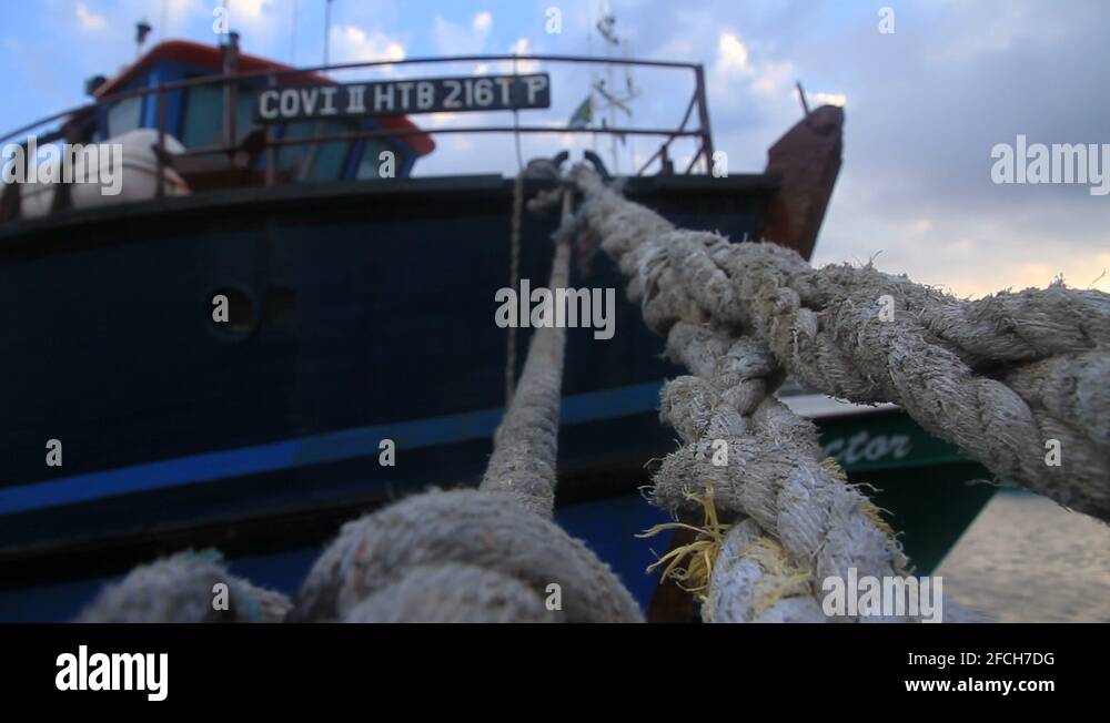 Mooring boat ropes Stock Videos & Footage - HD and 4K Video Clips - Alamy