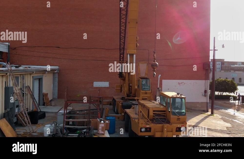 Worker swinging on crane Stock Videos & Footage - HD and 4K Video Clips ...