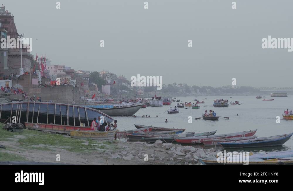 Varanasi bath Stock Videos & Footage - HD and 4K Video Clips - Alamy