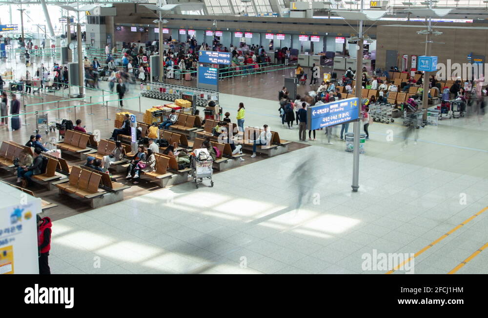 Check in lounge Stock Videos & Footage - HD and 4K Video Clips - Alamy