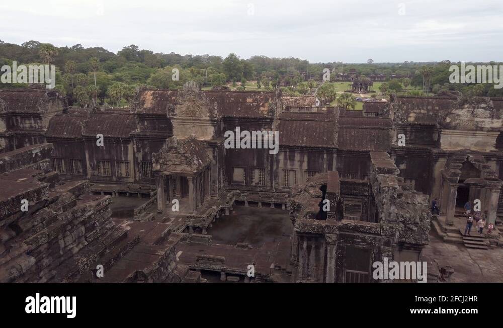 Angkor wat entrance Stock Videos & Footage - HD and 4K Video Clips - Alamy