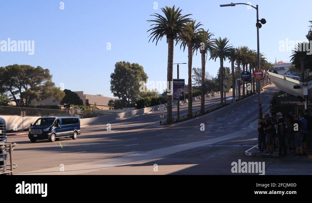 Bus Shuttle to Universal Studios, Hollywood Stock Video Footage - Alamy