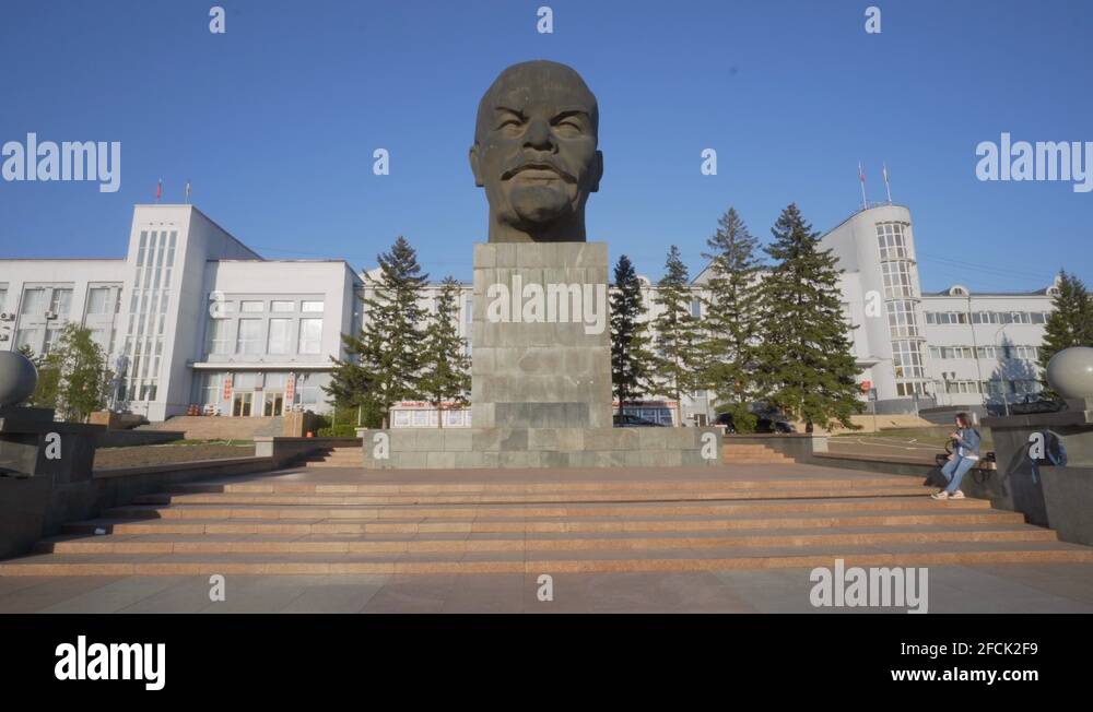 Giant soviet statue Stock Videos & Footage - HD and 4K Video Clips - Alamy