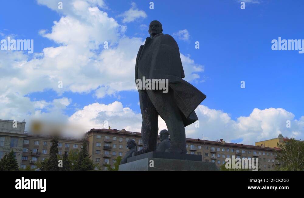 Statue lenin Stock Videos & Footage - HD and 4K Video Clips - Alamy