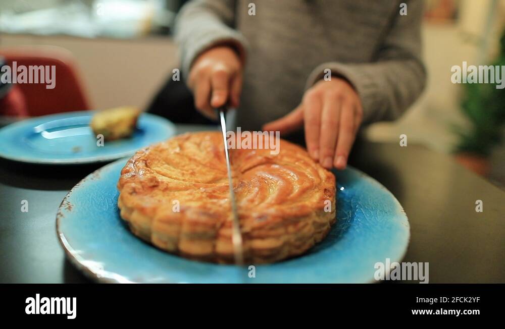 Cutting pie Stock Videos & Footage - HD and 4K Video Clips - Alamy
