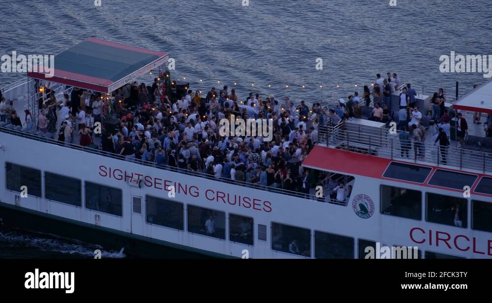 Circle line party Stock Videos & Footage - HD and 4K Video Clips - Alamy