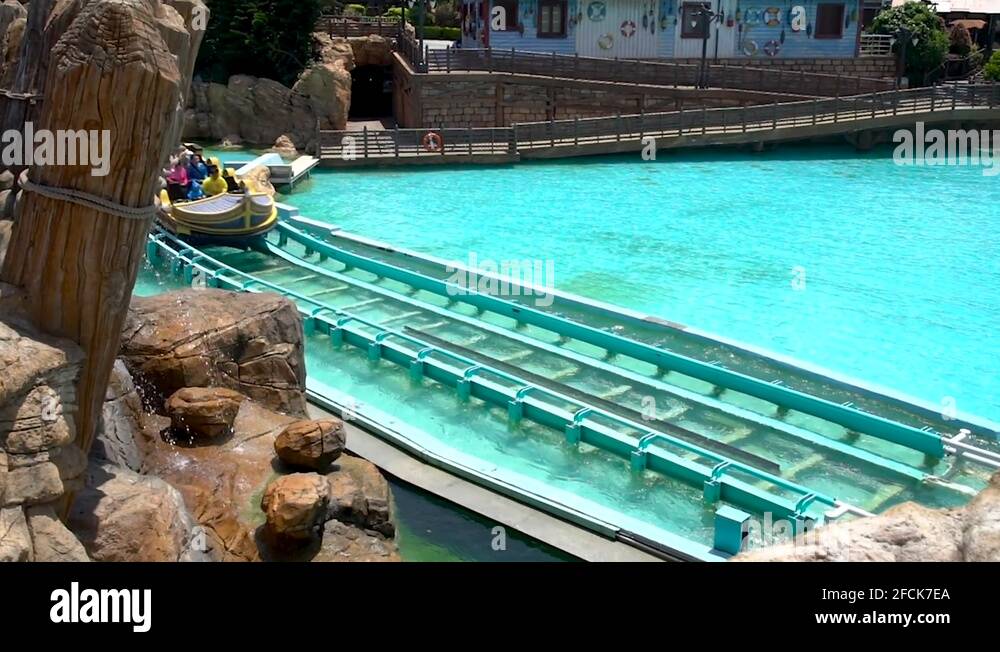 Water roller coaster Stock Videos & Footage - HD and 4K Video Clips - Alamy