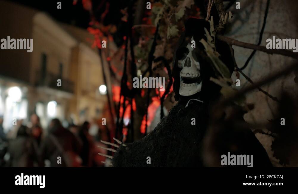 Skeleton by a wall Stock Videos & Footage - HD and 4K Video Clips - Alamy
