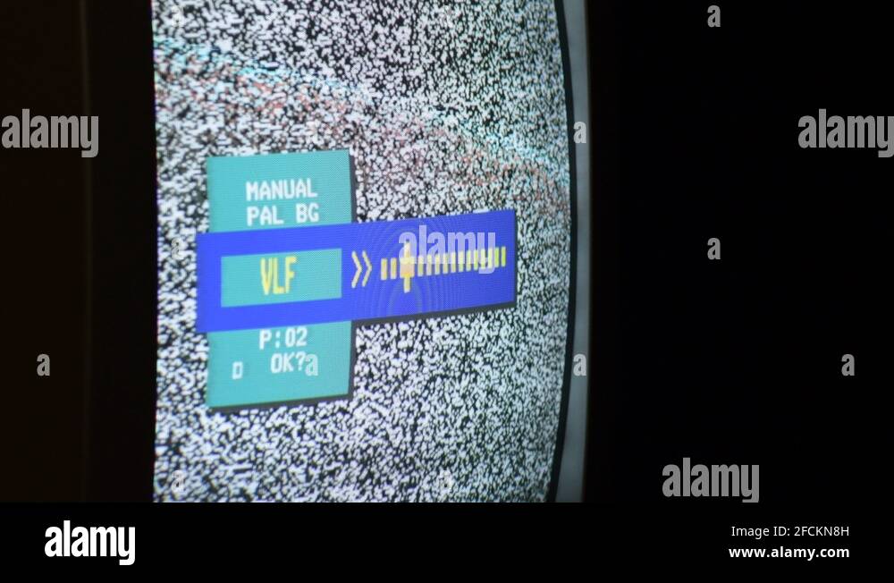 Tuning a old analog television in vlf band with noise in the screen ...