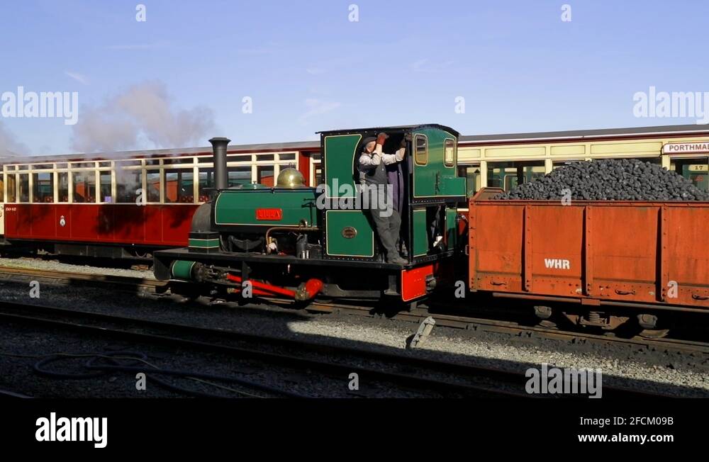 Ffestiniog Railway - engineer shunts LILLA narrow gauge steam engine ...