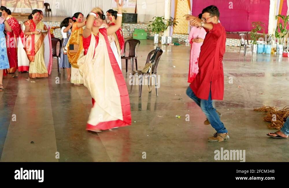 Dance during immersion process of Goddess Durga. The traditional dance ...