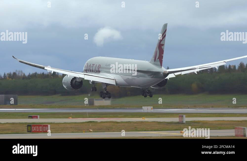 Qatar airways boeing 787 8 Stock Videos & Footage - HD and 4K Video ...