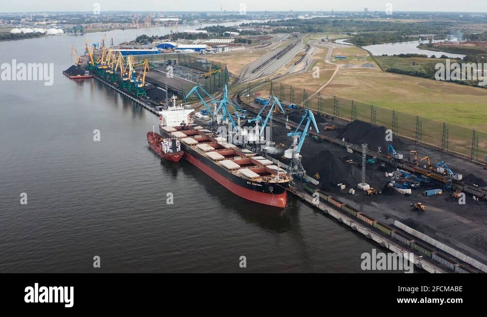 Transshipment boat Stock Videos & Footage - HD and 4K Video Clips - Alamy