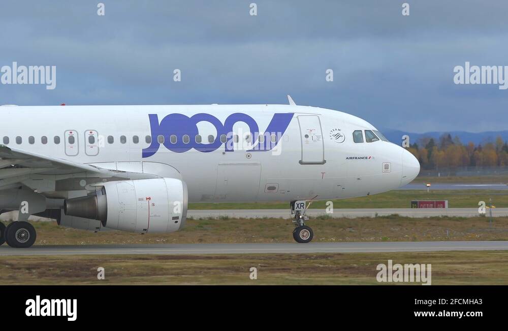 Air france a320 taxiing Stock Videos & Footage - HD and 4K Video Clips ...