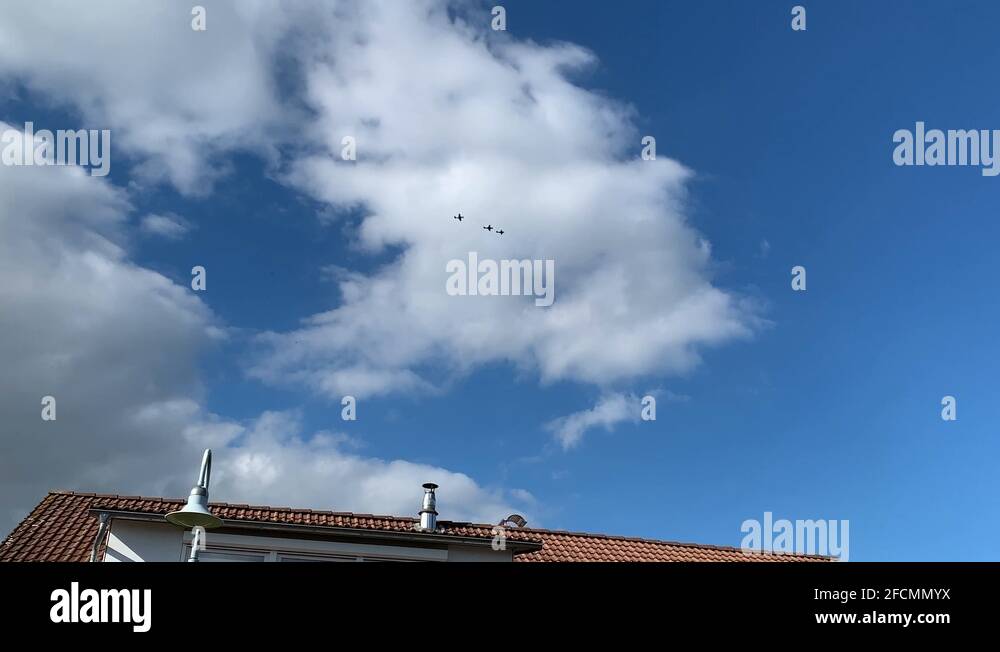 Diagonal formation Stock Videos & Footage - HD and 4K Video Clips - Alamy