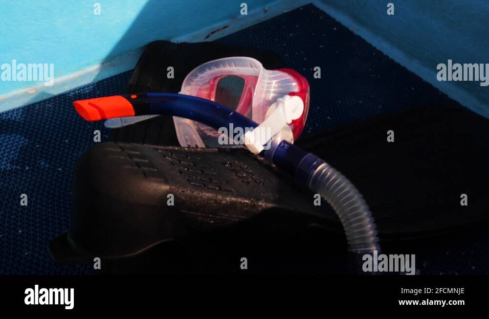Snorkel sea mask boat Stock Videos & Footage - HD and 4K Video Clips ...